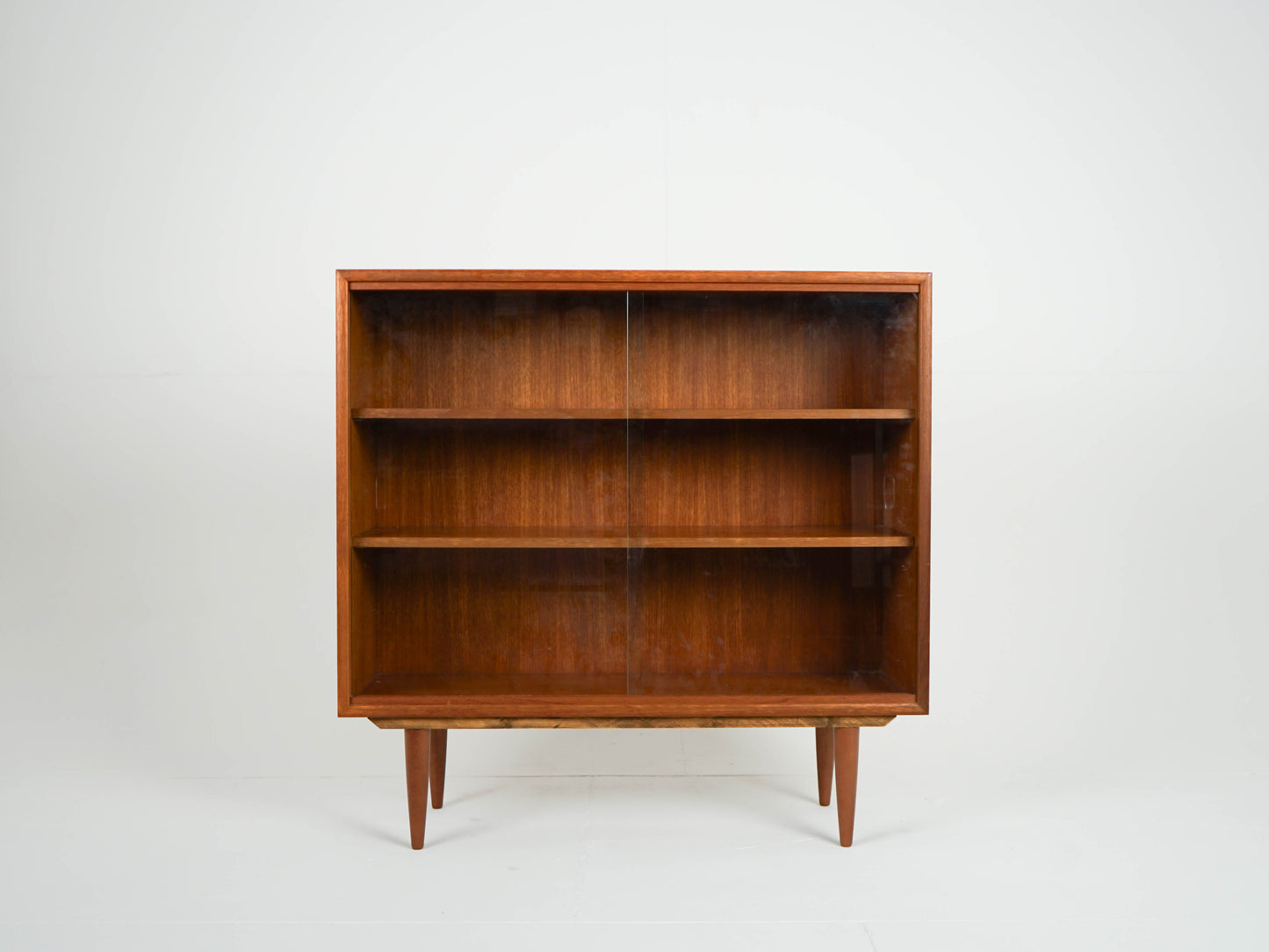 Teak Vitrine Vintage 60er dänisch Mid Century Retro – 2nd home