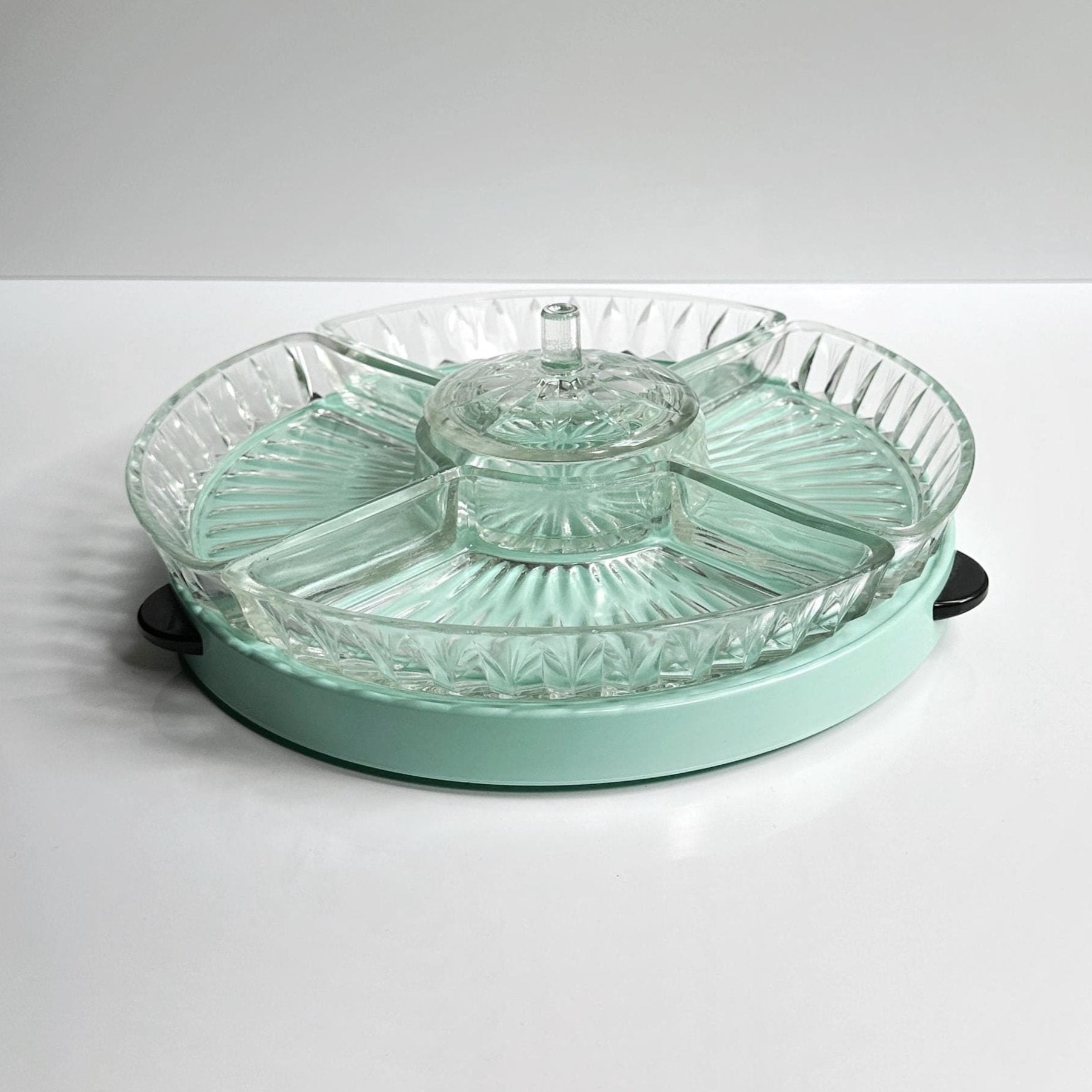 Lazy Susan turntable: retro and functional – 2nd home