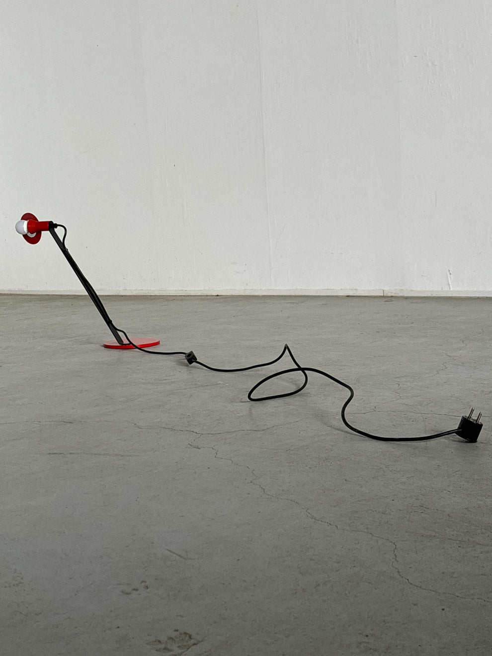 Lampe de bureau postmoderne vintage, métal rouge et noir, années 1980 ...