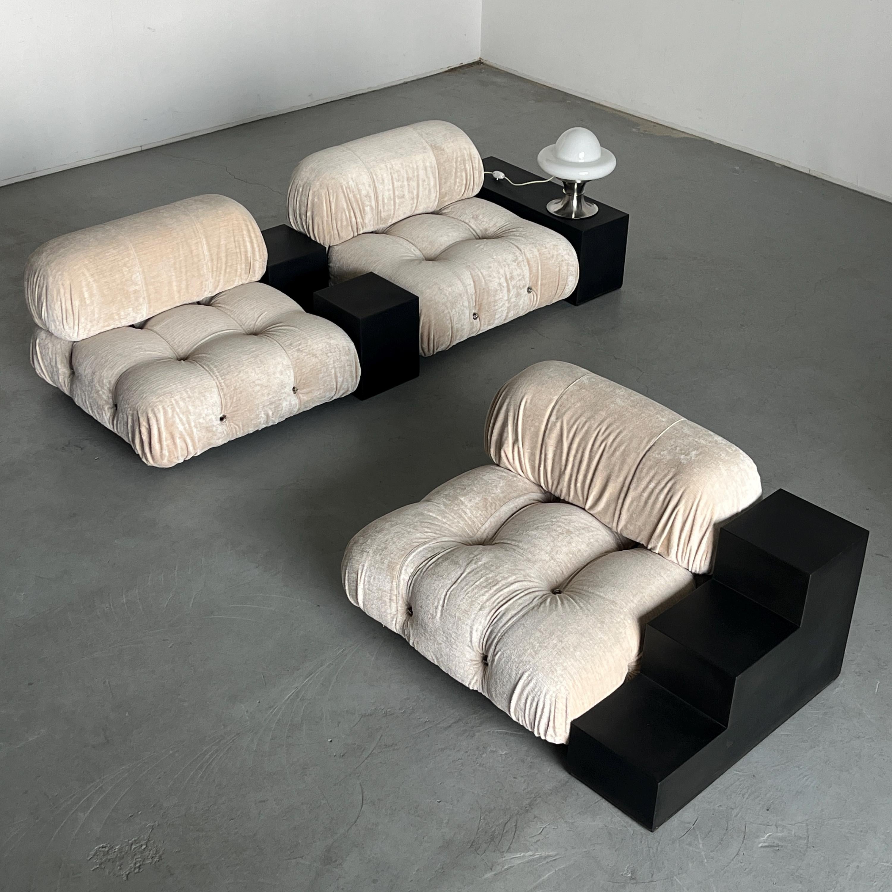 Ensemble de canapés Camaleonda par Mario Bellini, velours ivoire, 1970 ...